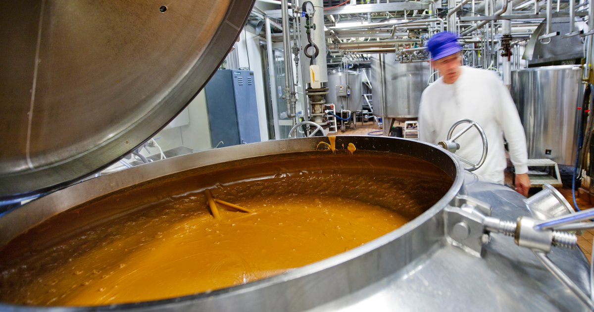 How is caramel cheese made? - Tineasia