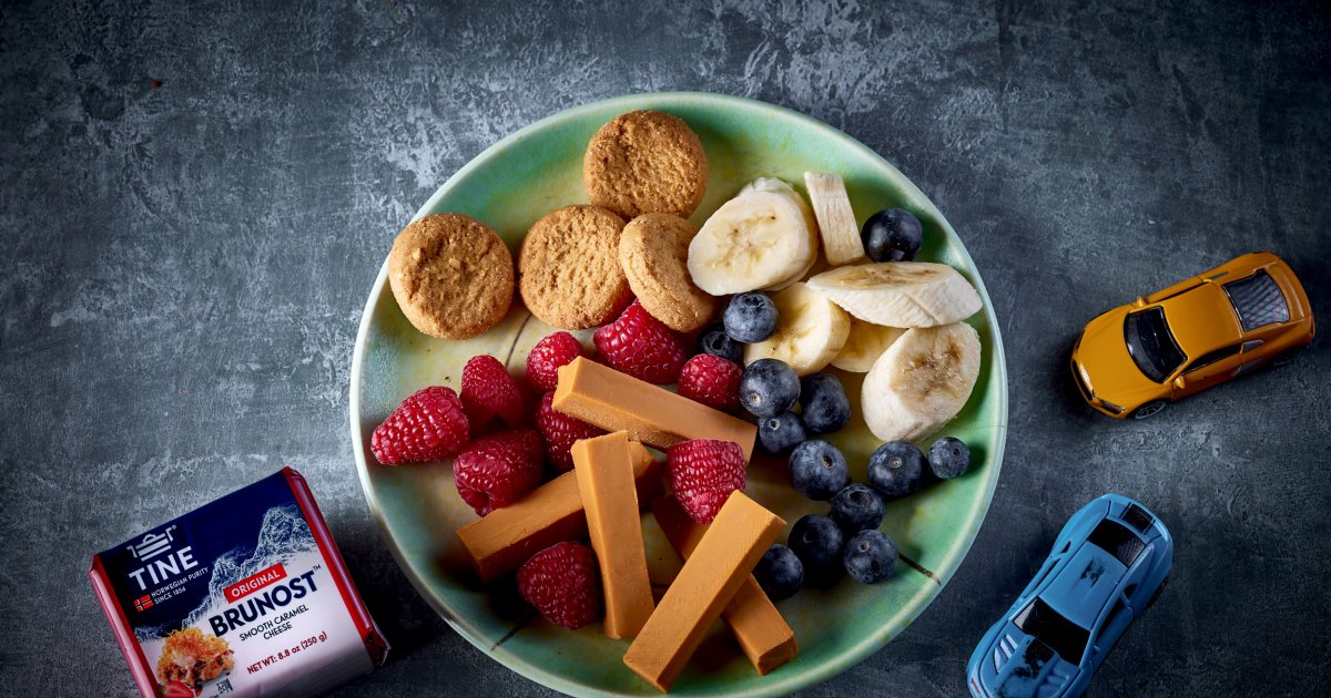 Snacking with TINE® Brunost™ - Tineasia