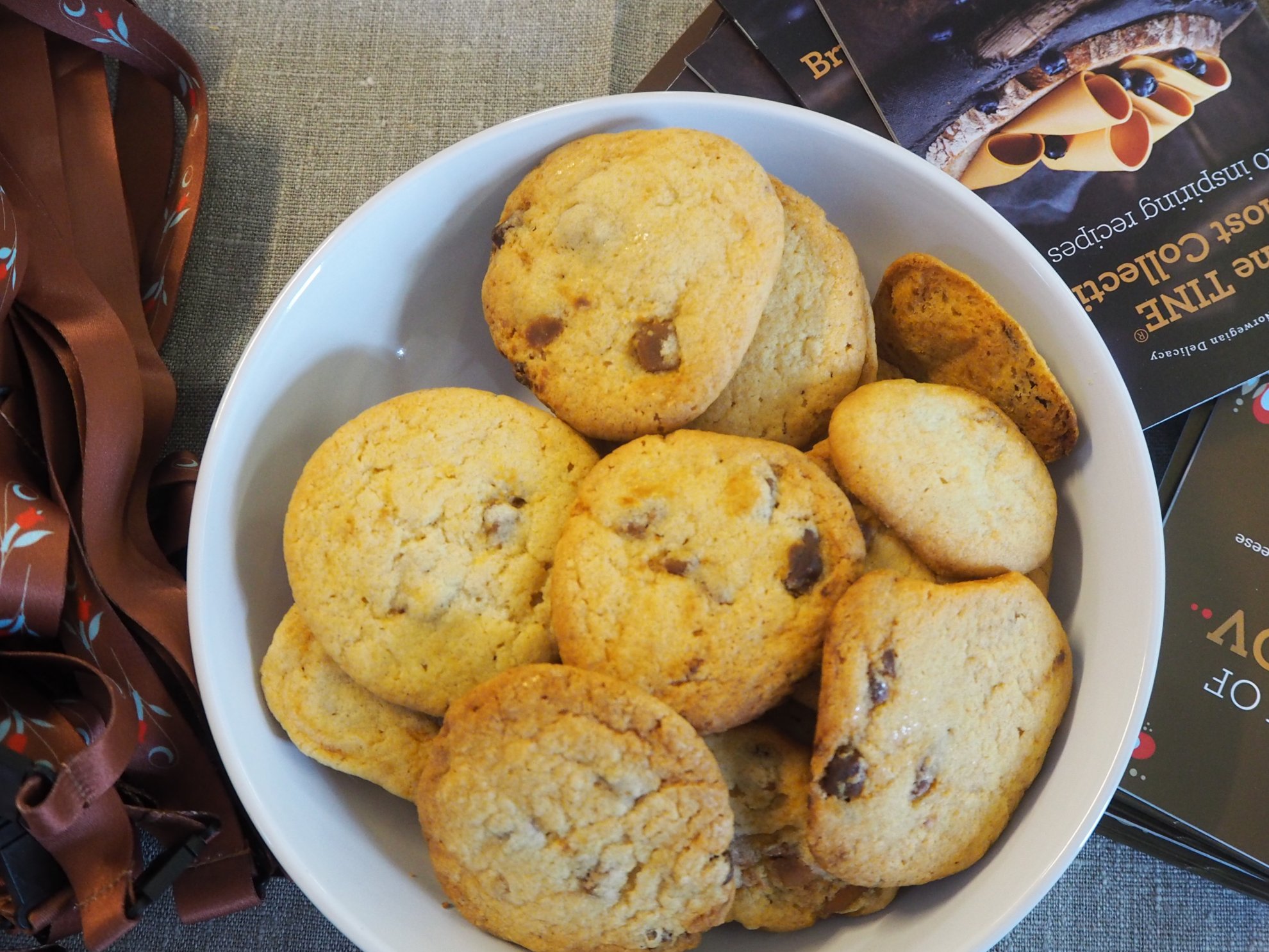 Cookies with chunks of TINE® Brunost™ - Tineasia