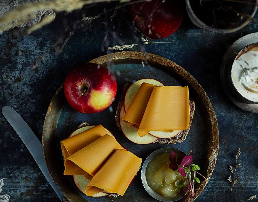 TINE® Brunost™ Buns - Tineasia